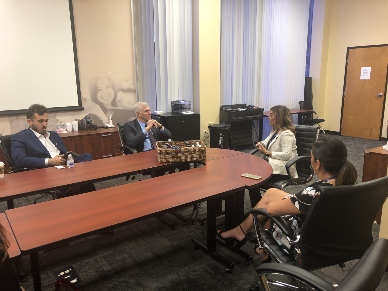 Senator Umberg visits Anaheim Learning Center - Learn4Life